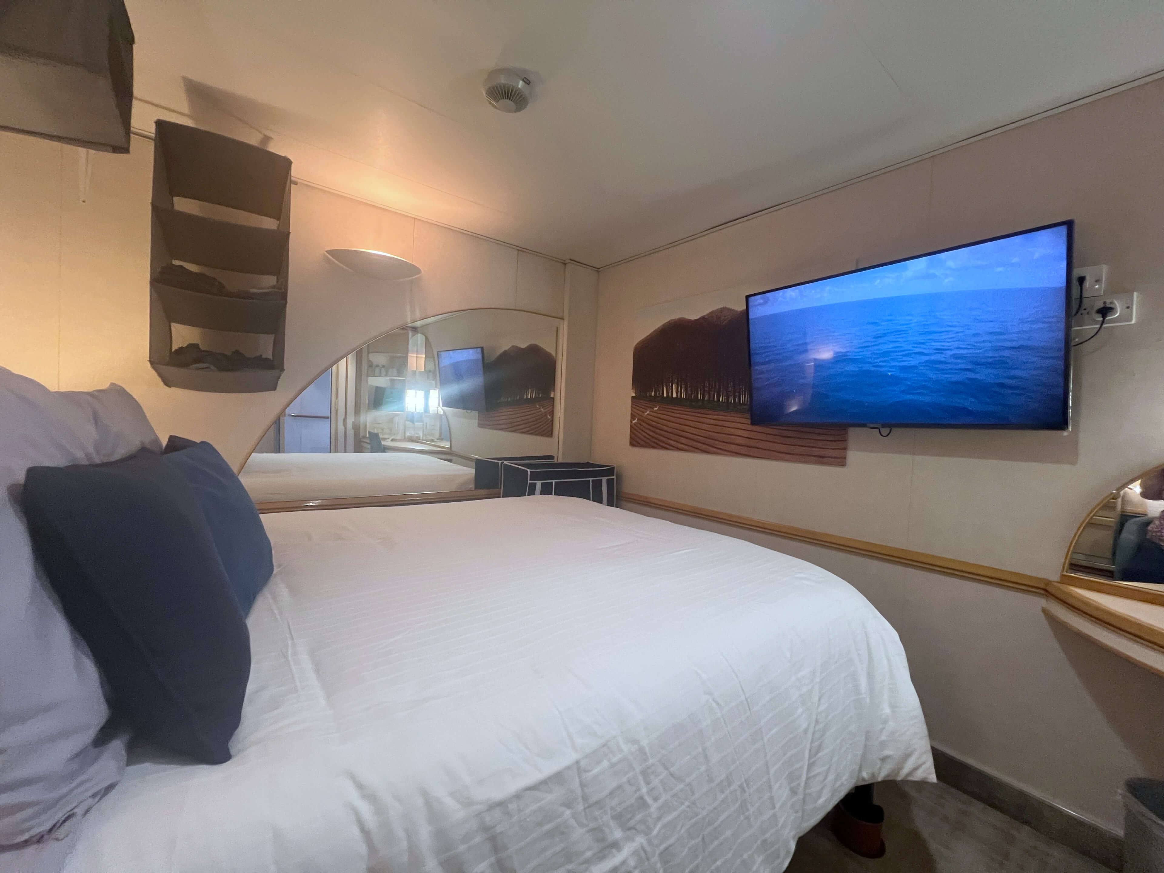 Rent Cabin 6002 on the Villa Vie Odyssey